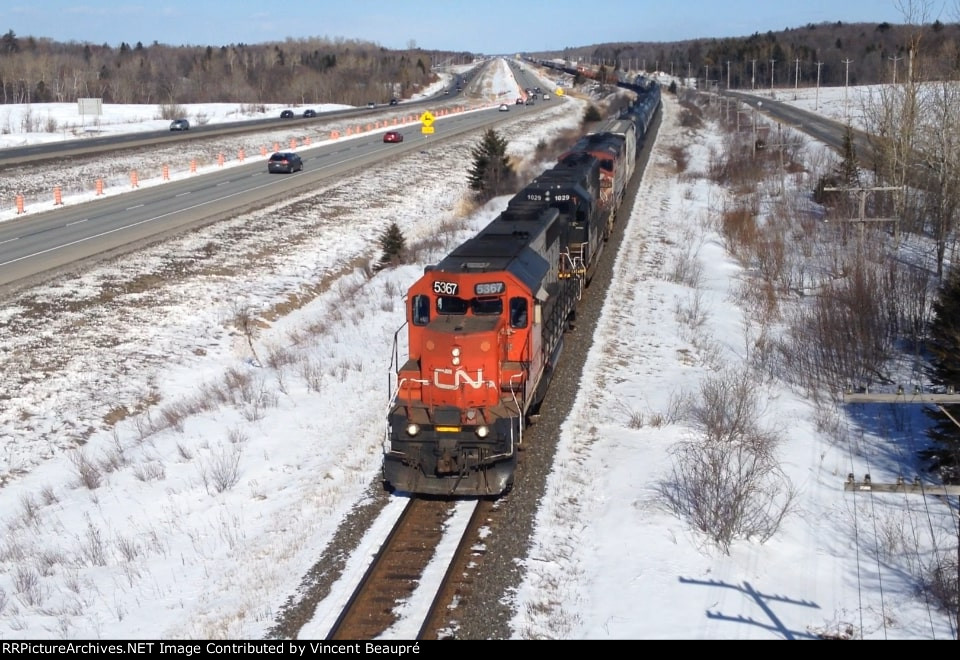 CN 5367 leading the 309 West